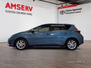 Blue Toyota Auris 2015 in Tartu, with an engine capacity of 1.60 L and mileage of 141 thousand km for 9990 €, photo 4 on AUTOMOTO.COM.LV