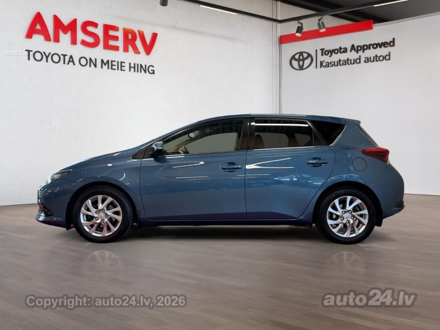 Blue Toyota Auris 2015 in Tartu, with an engine capacity of 1.60 L and mileage of 141 thousand km for 9990 €, photo 4 on AUTOMOTO.COM.LV