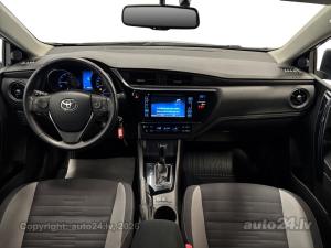 Blue Toyota Auris 2015 in Tartu, with an engine capacity of 1.60 L and mileage of 141 thousand km for 9990 €, photo 9 on AUTOMOTO.COM.LV