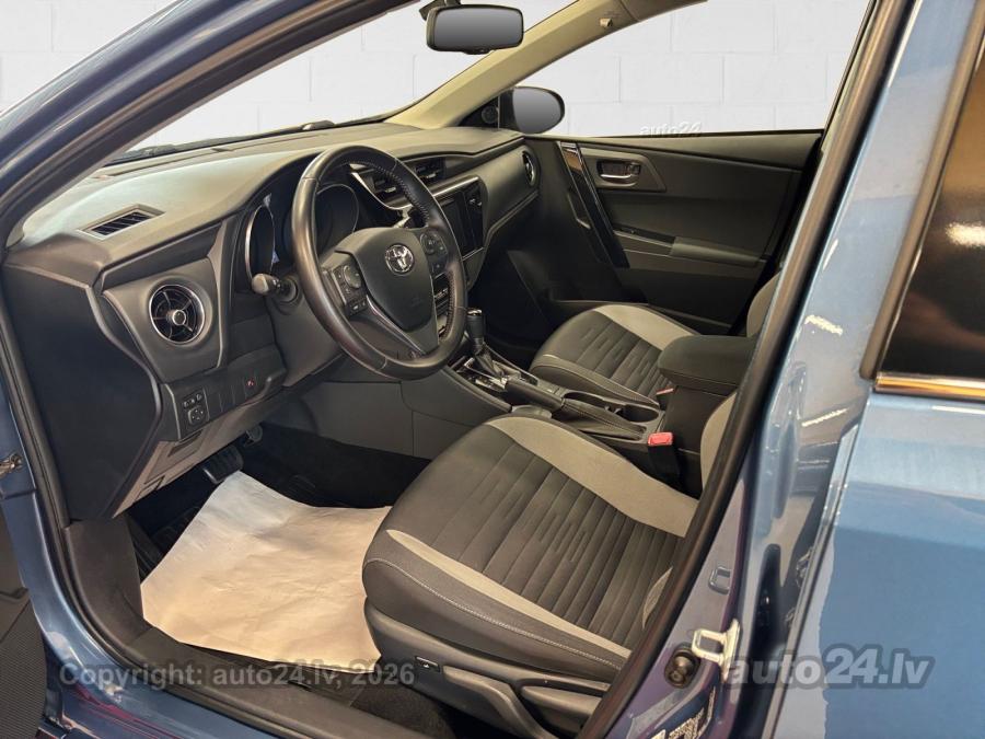 Blue Toyota Auris 2015 in Tartu, with an engine capacity of 1.60 L and mileage of 141 thousand km for 9990 €, photo 12 on AUTOMOTO.COM.LV