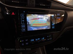 Blue Toyota Auris 2015 in Tartu, with an engine capacity of 1.60 L and mileage of 141 thousand km for 9990 €, photo 15 on AUTOMOTO.COM.LV