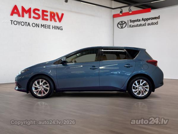Blue Toyota Auris 2015 in Tartu, with an engine capacity of 1.60 L and mileage of 141 thousand km for 9990 €, photo 4 on AUTOMOTO.COM.LV