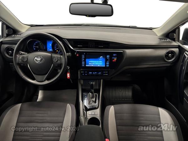 Blue Toyota Auris 2015 in Tartu, with an engine capacity of 1.60 L and mileage of 141 thousand km for 9990 €, photo 9 on AUTOMOTO.COM.LV