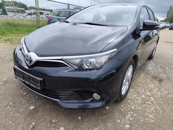 Toyota Auris 2015 Utena vietnē Zils Toyota Auris 2015 Utena, ar dzinēja tilpumu 1.60 L un nobraukumu 214 tūkst. km par 6900 €, foto 1 vietnē AUTOMOTO.COM.LV