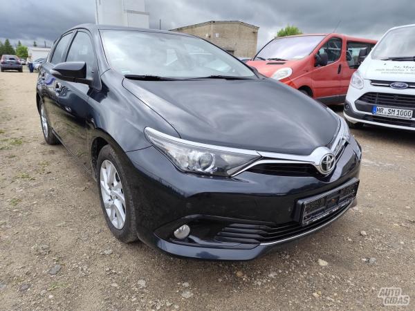 Toyota Auris 2015 Utena vietnē Zils Toyota Auris 2015 Utena, ar dzinēja tilpumu 1.60 L un nobraukumu 214 tūkst. km par 6900 €, foto 4 vietnē AUTOMOTO.COM.LV