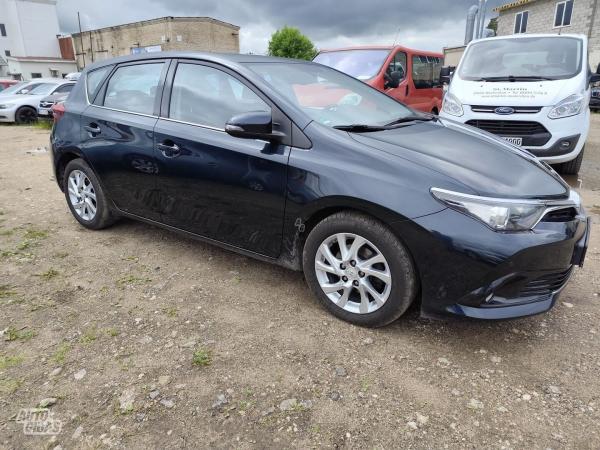 Toyota Auris 2015 Utena vietnē Zils Toyota Auris 2015 Utena, ar dzinēja tilpumu 1.60 L un nobraukumu 214 tūkst. km par 6900 €, foto 5 vietnē AUTOMOTO.COM.LV