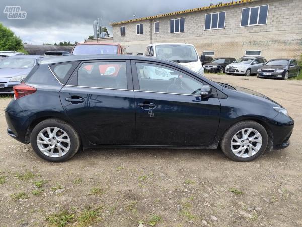 Toyota Auris 2015 Utena vietnē Zils Toyota Auris 2015 Utena, ar dzinēja tilpumu 1.60 L un nobraukumu 214 tūkst. km par 6900 €, foto 6 vietnē AUTOMOTO.COM.LV