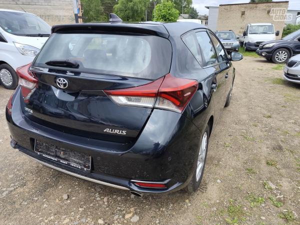 Toyota Auris 2015 Utena vietnē Zils Toyota Auris 2015 Utena, ar dzinēja tilpumu 1.60 L un nobraukumu 214 tūkst. km par 6900 €, foto 8 vietnē AUTOMOTO.COM.LV