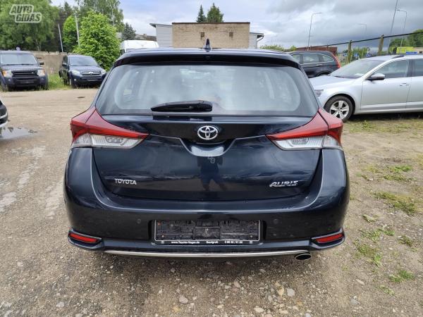 Toyota Auris 2015 Utena vietnē Zils Toyota Auris 2015 Utena, ar dzinēja tilpumu 1.60 L un nobraukumu 214 tūkst. km par 6900 €, foto 9 vietnē AUTOMOTO.COM.LV