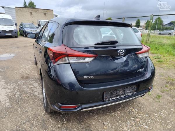 Toyota Auris 2015 Utena vietnē Zils Toyota Auris 2015 Utena, ar dzinēja tilpumu 1.60 L un nobraukumu 214 tūkst. km par 6900 €, foto 10 vietnē AUTOMOTO.COM.LV