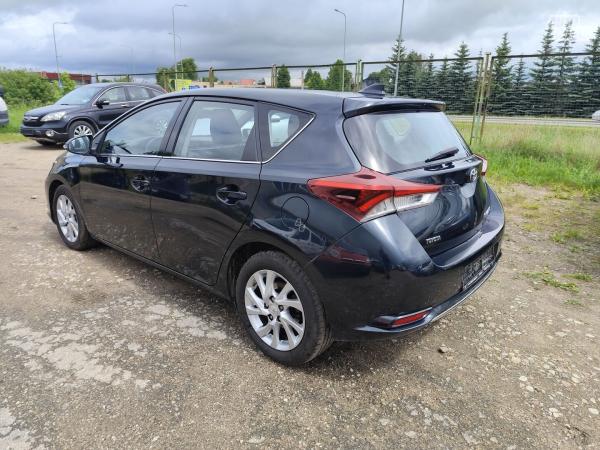 Toyota Auris 2015 Utena vietnē Zils Toyota Auris 2015 Utena, ar dzinēja tilpumu 1.60 L un nobraukumu 214 tūkst. km par 6900 €, foto 11 vietnē AUTOMOTO.COM.LV