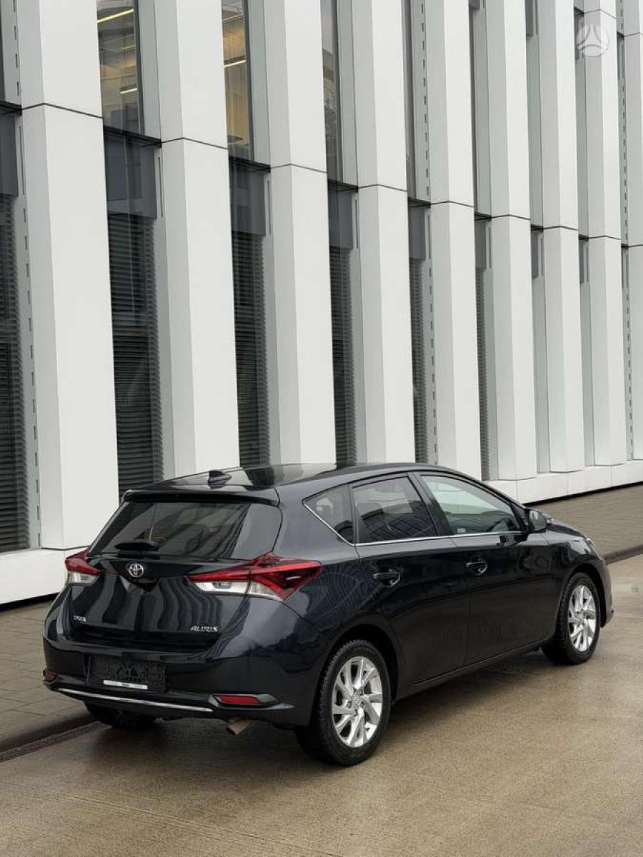 Zils Toyota Auris 2016 Viļņa, ar dzinēja tilpumu 1.60 L un nobraukumu 82 tūkst. km par 9350 €, foto 7 vietnē AUTOMOTO.COM.LV