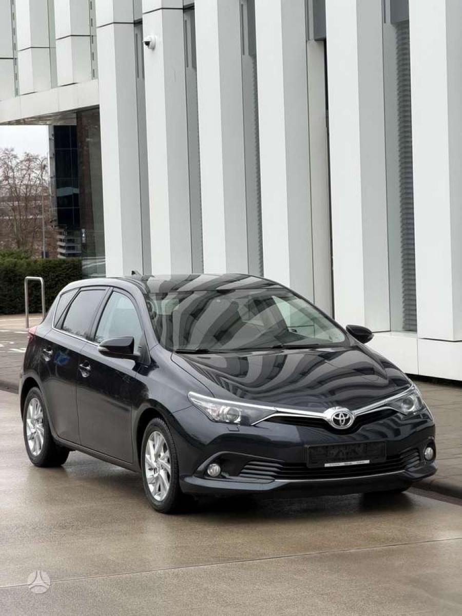 Zils Toyota Auris 2016 Viļņa, ar dzinēja tilpumu 1.60 L un nobraukumu 82 tūkst. km par 9350 €, foto 10 vietnē AUTOMOTO.COM.LV