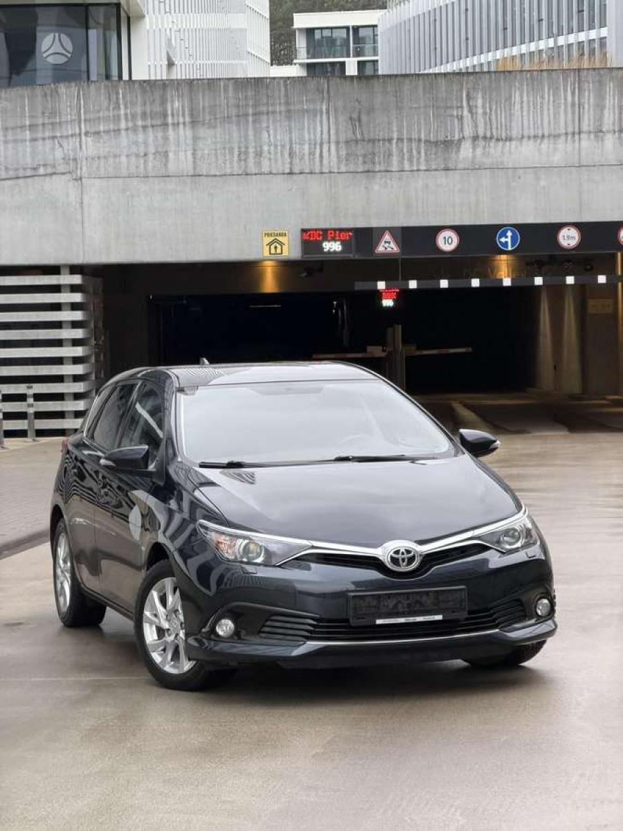 Zils Toyota Auris 2016 Viļņa, ar dzinēja tilpumu 1.60 L un nobraukumu 82 tūkst. km par 9350 €, foto 14 vietnē AUTOMOTO.COM.LV