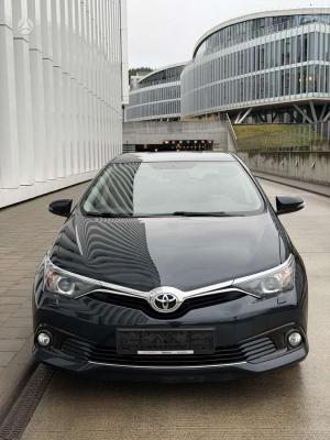 Zils Toyota Auris 2016 Viļņa, ar dzinēja tilpumu 1.60 L un nobraukumu 82 tūkst. km par 9350 €, foto 21 vietnē AUTOMOTO.COM.LV