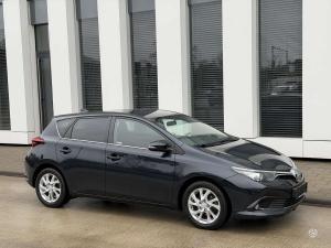 Blue Toyota Auris 2016 in Vilnius, with an engine capacity of 1.60 L and mileage of 82 thousand km for 9350 €, photo 4 on AUTOMOTO.COM.LV