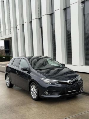 Blue Toyota Auris 2016 in Vilnius, with an engine capacity of 1.60 L and mileage of 82 thousand km for 9350 €, photo 5 on AUTOMOTO.COM.LV
