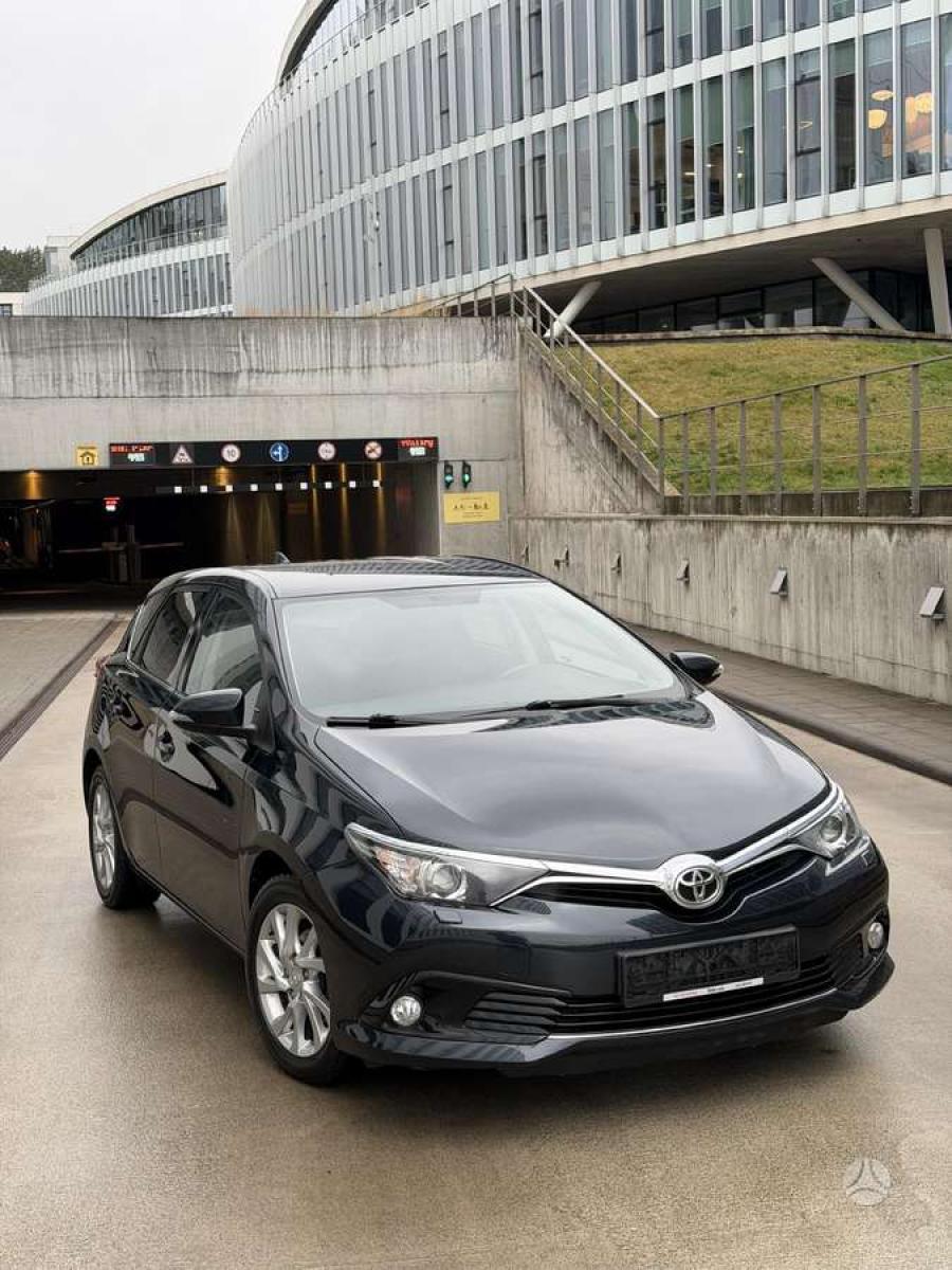 Blue Toyota Auris 2016 in Vilnius, with an engine capacity of 1.60 L and mileage of 82 thousand km for 9350 €, photo 9 on AUTOMOTO.COM.LV