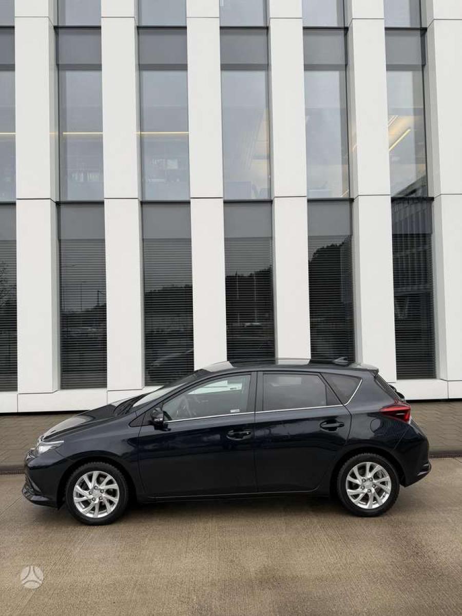 Blue Toyota Auris 2016 in Vilnius, with an engine capacity of 1.60 L and mileage of 82 thousand km for 9350 €, photo 11 on AUTOMOTO.COM.LV