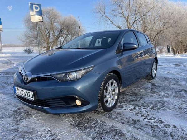 Blue Toyota Auris 2016 in Siauliai, with an engine capacity of 1.20 L and mileage of 79 thousand km for 7990 €, photo 1 on AUTOMOTO.COM.LV