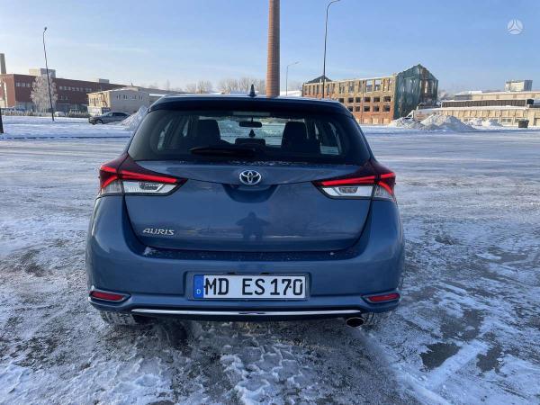 Blue Toyota Auris 2016 in Siauliai, with an engine capacity of 1.20 L and mileage of 79 thousand km for 7990 €, photo 4 on AUTOMOTO.COM.LV