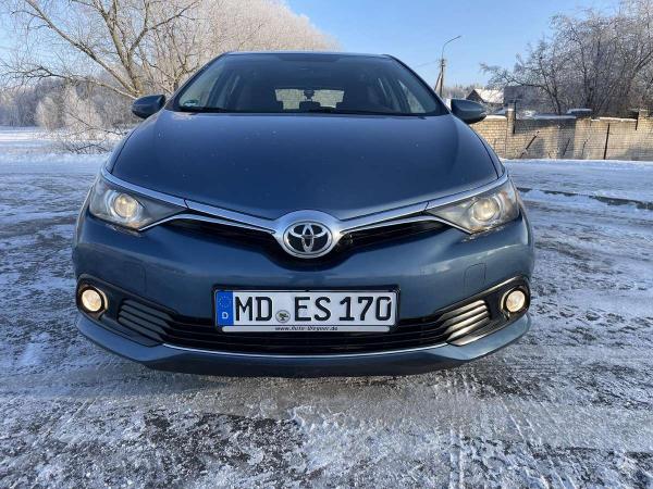 Blue Toyota Auris 2016 in Siauliai, with an engine capacity of 1.20 L and mileage of 79 thousand km for 7990 €, photo 8 on AUTOMOTO.COM.LV