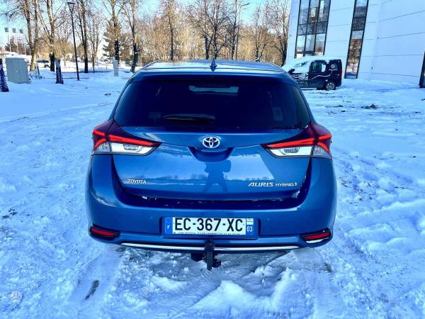 Blue Toyota Auris 2016 in Kaunas, with an engine capacity of 1.80 L and mileage of 239 thousand km for 9950 €, photo 6 on AUTOMOTO.COM.LV