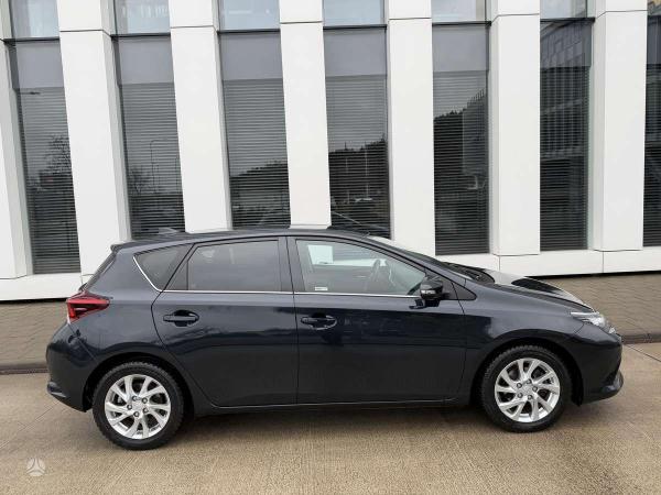 Zils Toyota Auris 2016 Viļņa, ar dzinēja tilpumu 1.60 L un nobraukumu 82 tūkst. km par 9350 €, foto 6 vietnē AUTOMOTO.COM.LV