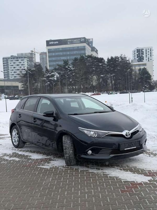 Zils Toyota Auris 2016 Viļņa, ar dzinēja tilpumu 1.60 L un nobraukumu 82 tūkst. km par 9250 €, foto 10 vietnē AUTOMOTO.COM.LV