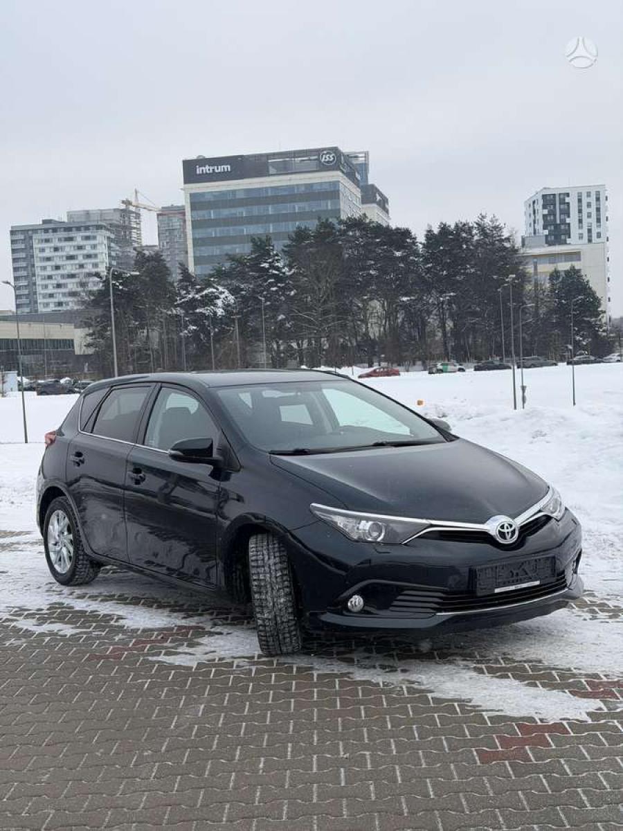 Blue Toyota Auris 2016 in Vilnius, with an engine capacity of 1.60 L and mileage of 82 thousand km for 9250 €, photo 10 on AUTOMOTO.COM.LV