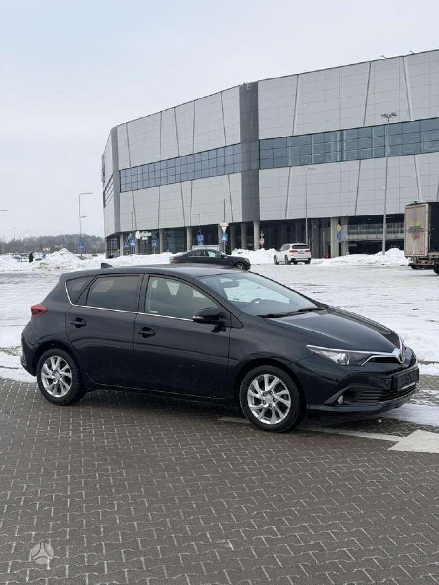 Blue Toyota Auris 2016 in Vilnius, with an engine capacity of 1.60 L and mileage of 82 thousand km for 9250 €, photo 13 on AUTOMOTO.COM.LV