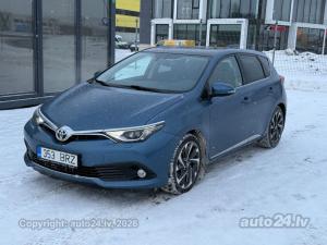 Zils Toyota Auris 2016 Tallina, ar dzinēja tilpumu 1.20 L un nobraukumu 149 tūkst. km par 9990 €, foto  vietnē AUTOMOTO.COM.LV
