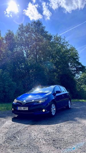 Blue Toyota Auris 2016 in Tartu, with an engine capacity of 1.80 L and mileage of 129 thousand km for 12500 €, photo  on AUTOMOTO.COM.LV