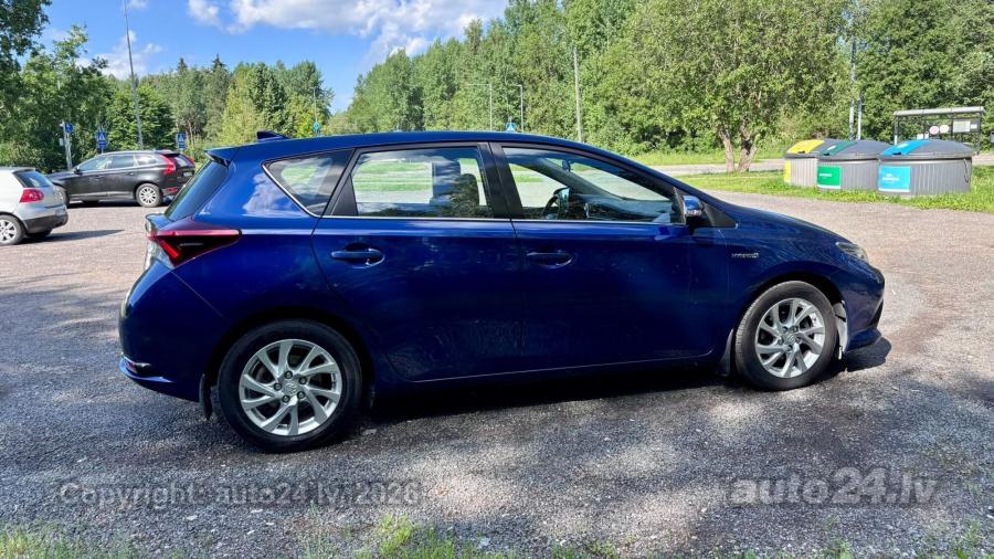 Zils Toyota Auris 2016 Tartu, ar dzinēja tilpumu 1.80 L un nobraukumu 129 tūkst. km par 12500 €, foto 6 vietnē AUTOMOTO.COM.LV