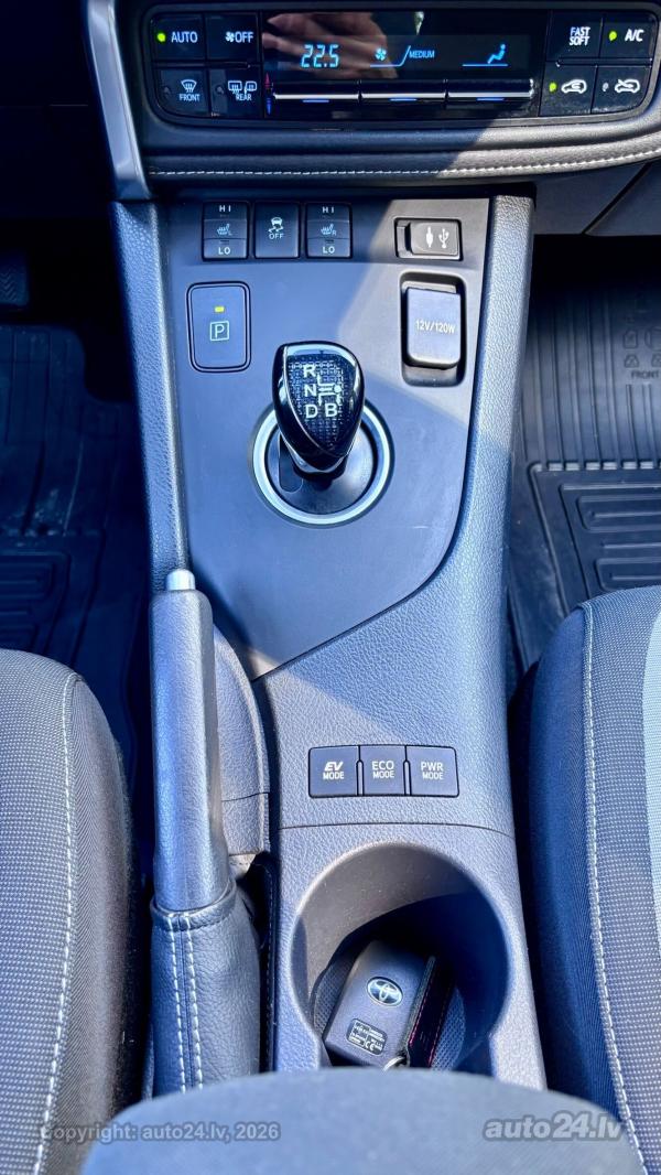 Zils Toyota Auris 2016 Tartu, ar dzinēja tilpumu 1.80 L un nobraukumu 129 tūkst. km par 12500 €, foto 9 vietnē AUTOMOTO.COM.LV