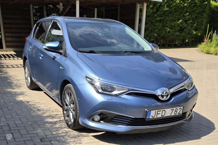 Zils Toyota Auris 2016 Viļņa, ar dzinēja tilpumu 1.80 L un nobraukumu 75 tūkst. km par 14700 €, foto 3 vietnē AUTOMOTO.COM.LV