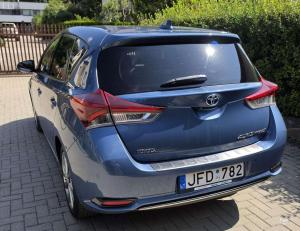 Zils Toyota Auris 2016 Viļņa, ar dzinēja tilpumu 1.80 L un nobraukumu 75 tūkst. km par 14700 €, foto 5 vietnē AUTOMOTO.COM.LV