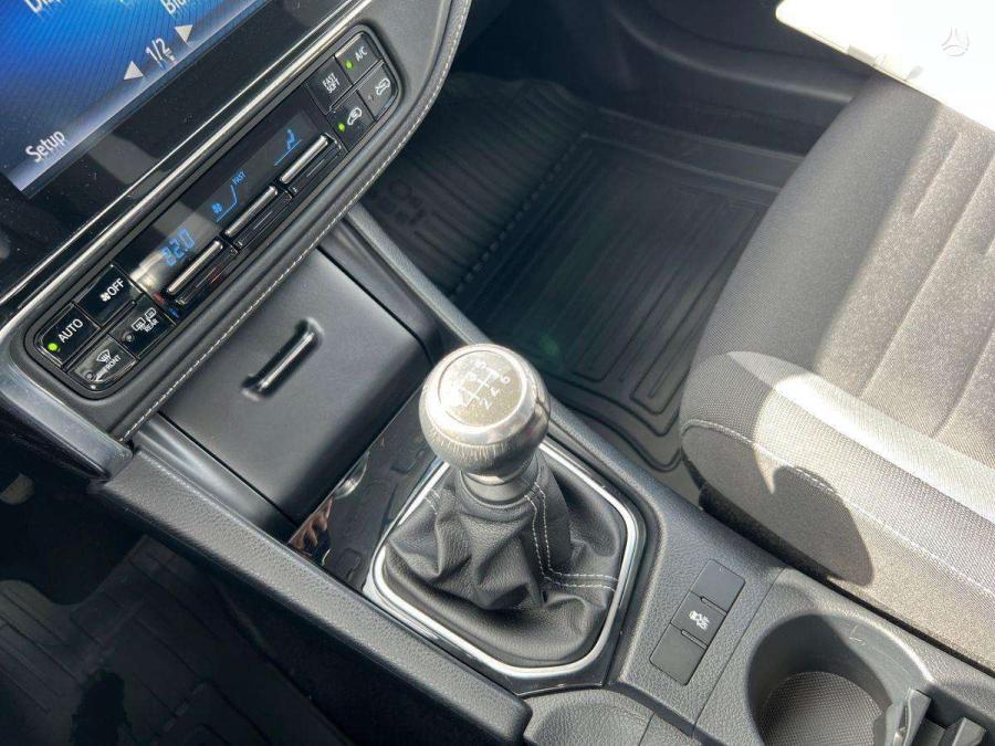 Blue Toyota Auris 2016 in Klaipeda, with an engine capacity of 1.20 L and mileage of 54 thousand km for 12000 €, photo 21 on AUTOMOTO.COM.LV