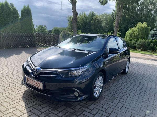 Blue Toyota Auris 2016 in Jonava, with an engine capacity of 1.80 L and mileage of 208 thousand km for 9950 €, photo 2 on AUTOMOTO.COM.LV