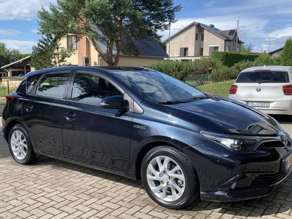 Blue Toyota Auris 2016 in Jonava, with an engine capacity of 1.80 L and mileage of 208 thousand km for 9950 €, photo 7 on AUTOMOTO.COM.LV