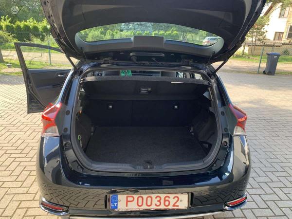 Blue Toyota Auris 2016 in Jonava, with an engine capacity of 1.80 L and mileage of 208 thousand km for 9950 €, photo 10 on AUTOMOTO.COM.LV