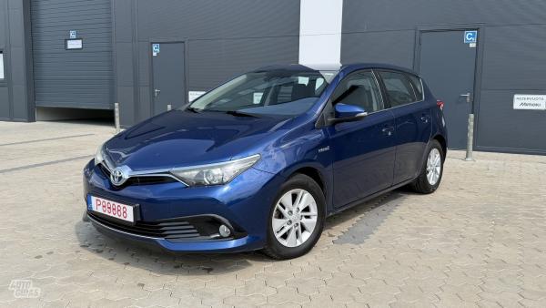 Blue Toyota Auris 2016 in Vilnius, with an engine capacity of 1.80 L and mileage of 238 thousand km for 7800 €, photo 1 on AUTOMOTO.COM.LV