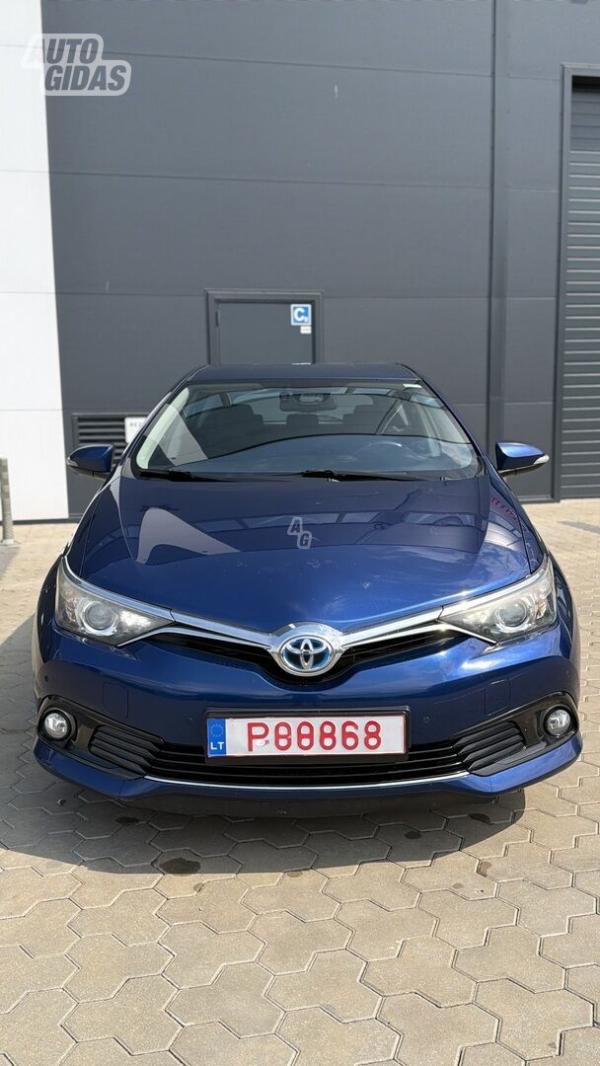 Blue Toyota Auris 2016 in Vilnius, with an engine capacity of 1.80 L and mileage of 238 thousand km for 7800 €, photo 4 on AUTOMOTO.COM.LV