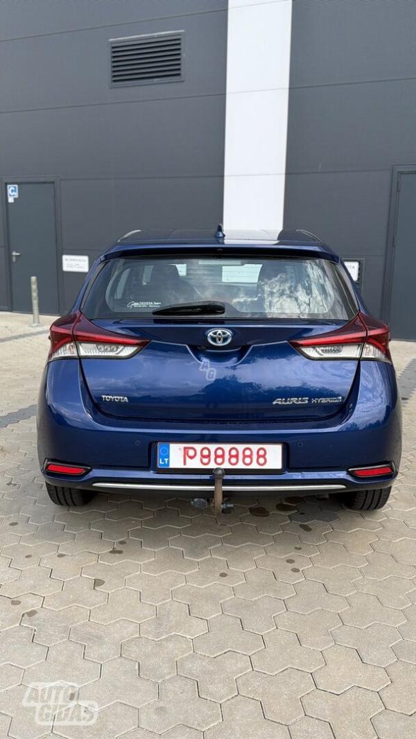 Blue Toyota Auris 2016 in Vilnius, with an engine capacity of 1.80 L and mileage of 238 thousand km for 7800 €, photo 7 on AUTOMOTO.COM.LV
