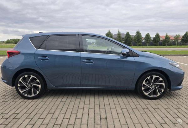 Zils Toyota Auris 2016 Panevēža, ar dzinēja tilpumu 1.80 L un nobraukumu 238 tūkst. km par 9499 €, foto 6 vietnē AUTOMOTO.COM.LV