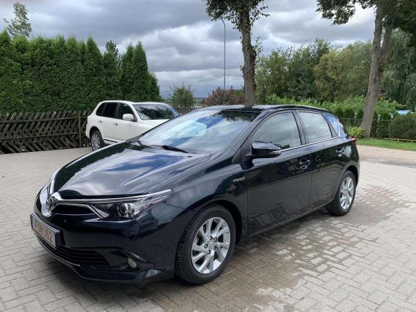 Blue Toyota Auris 2016 in Kaunas, with an engine capacity of 1.80 L and mileage of 208 thousand km for 9950 €, photo 4 on AUTOMOTO.COM.LV