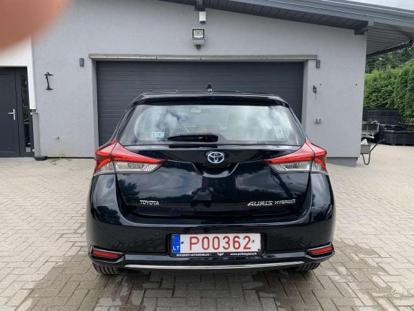 Blue Toyota Auris 2016 in Kaunas, with an engine capacity of 1.80 L and mileage of 208 thousand km for 9950 €, photo 6 on AUTOMOTO.COM.LV