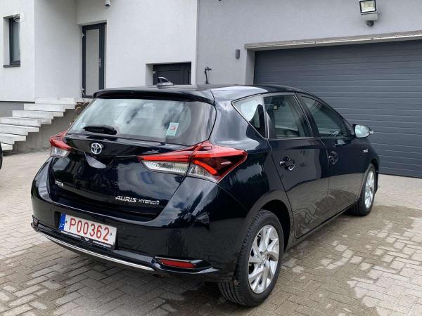 Blue Toyota Auris 2016 in Kaunas, with an engine capacity of 1.80 L and mileage of 208 thousand km for 9950 €, photo 7 on AUTOMOTO.COM.LV
