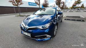 Blue Toyota Auris 2016 in Klaipeda, with an engine capacity of 1.80 L and mileage of 135 thousand km for 13900 €, photo  on AUTOMOTO.COM.LV