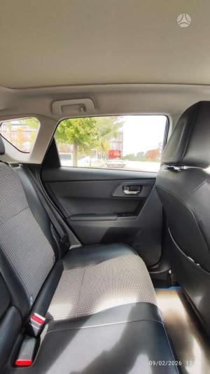 Blue Toyota Auris 2016 in Klaipeda, with an engine capacity of 1.80 L and mileage of 135 thousand km for 13900 €, photo 11 on AUTOMOTO.COM.LV